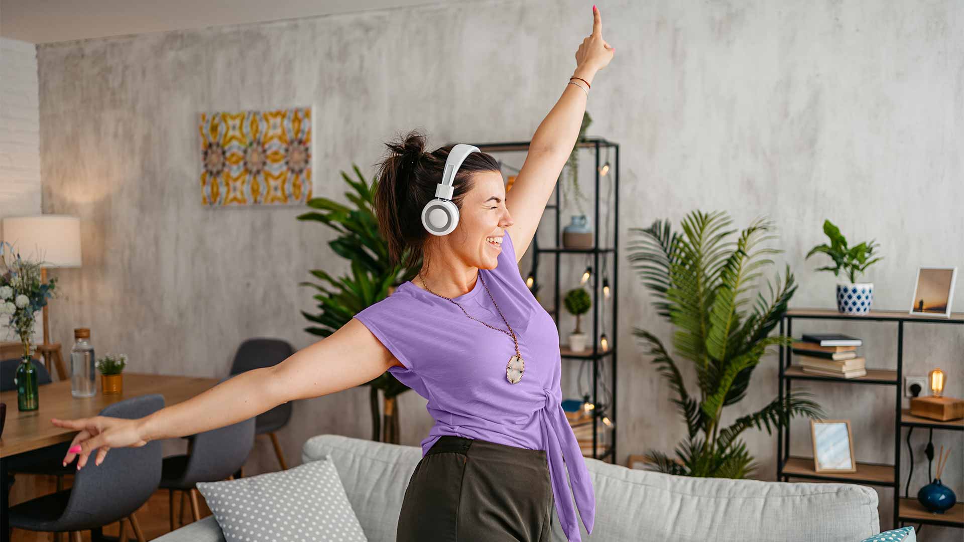Living alone? A guide to budgeting, saving and spending smart